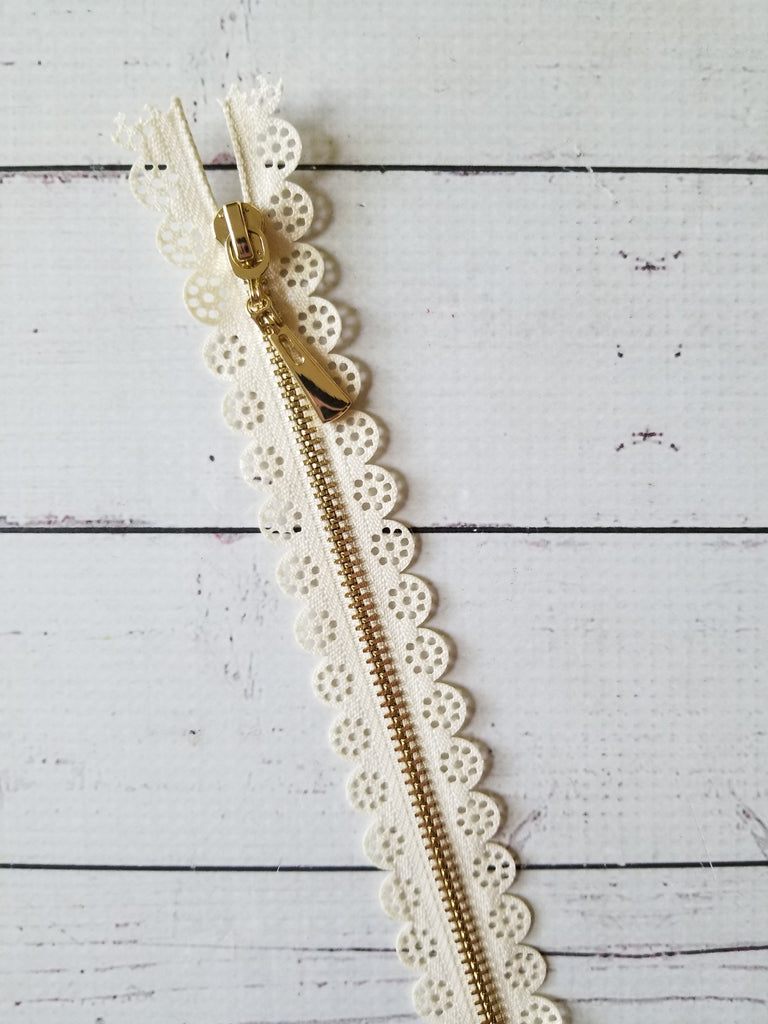 14" Cream Scalloped Lace Zipper – Alyssa May Design