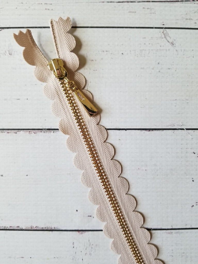 14" Light Tan Scallop Zipper – Alyssa May Design
