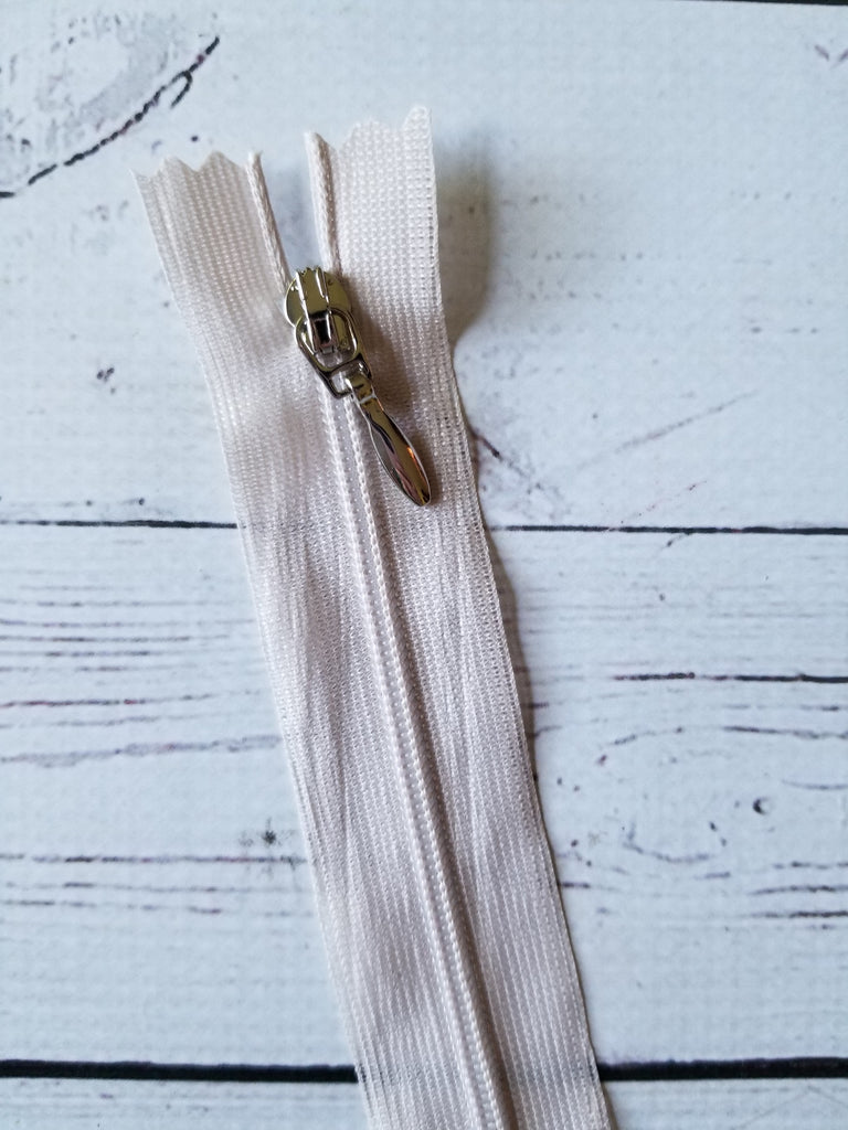 14" Tan Mesh Zipper – Alyssa May Design