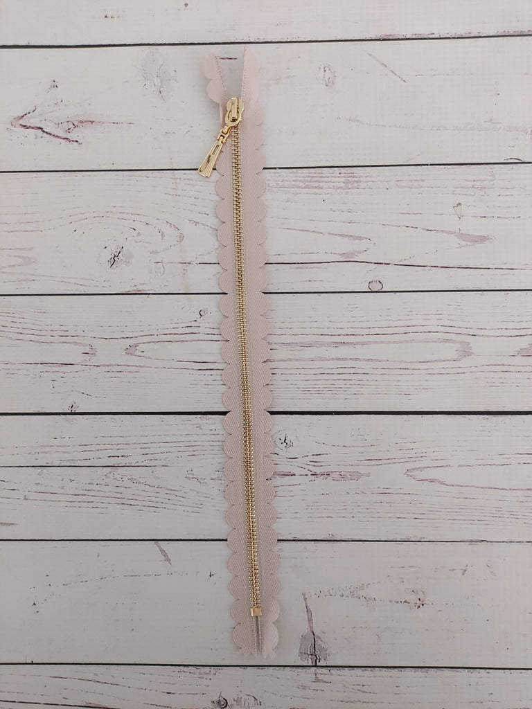 10" Light Tan Scallop Zipper – Alyssa May Design