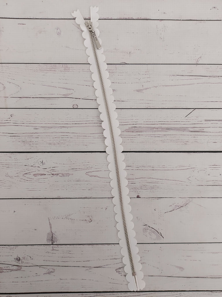14" White Scallop Zipper – Alyssa May Design